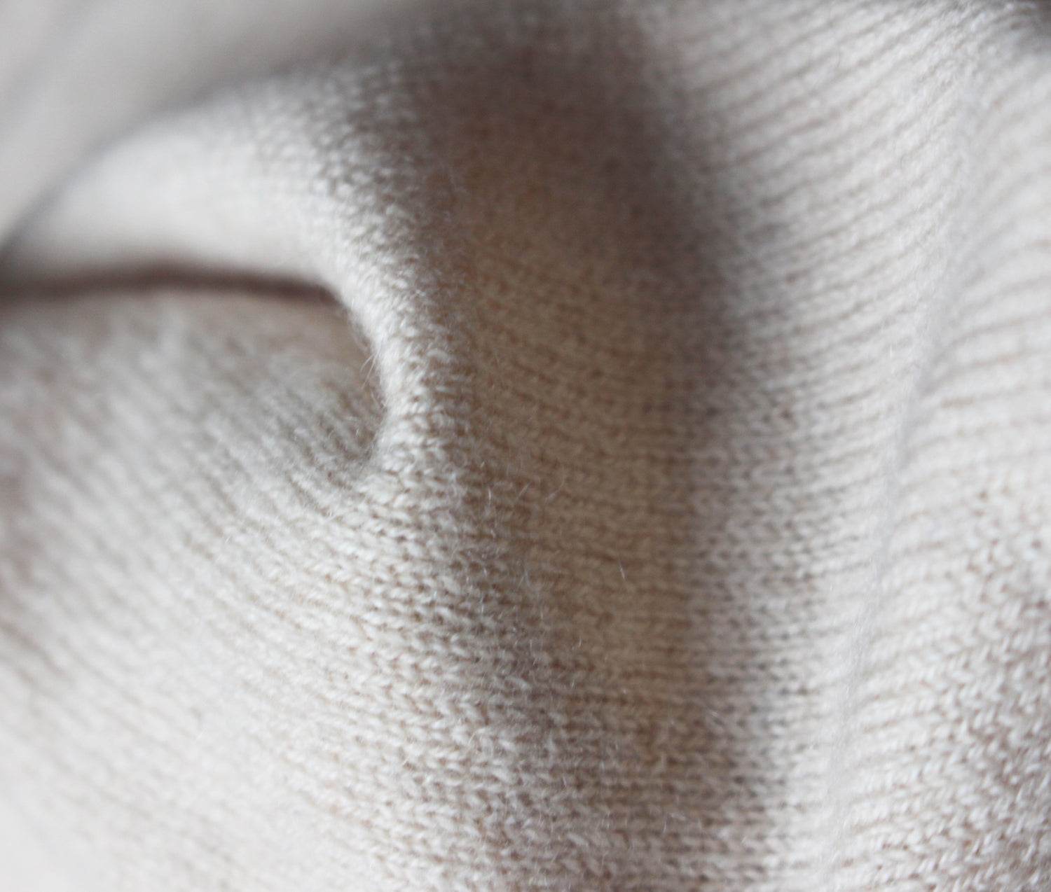 A Considered Collection of Secondhand and Recycled Cashmere.