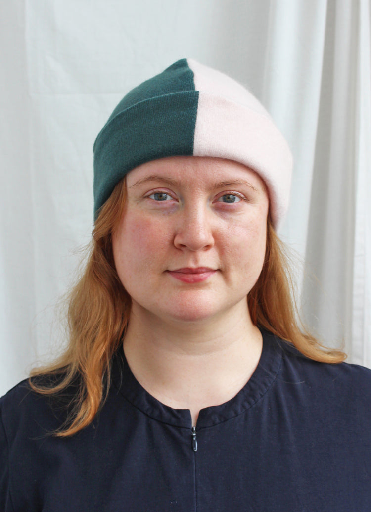 A Considered Collection of Secondhand and Recycled Cashmere.